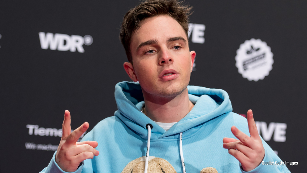 DSDS-Juror Mike Singer privat: Er zeigt Freundin Sophie Marstatt - It ...