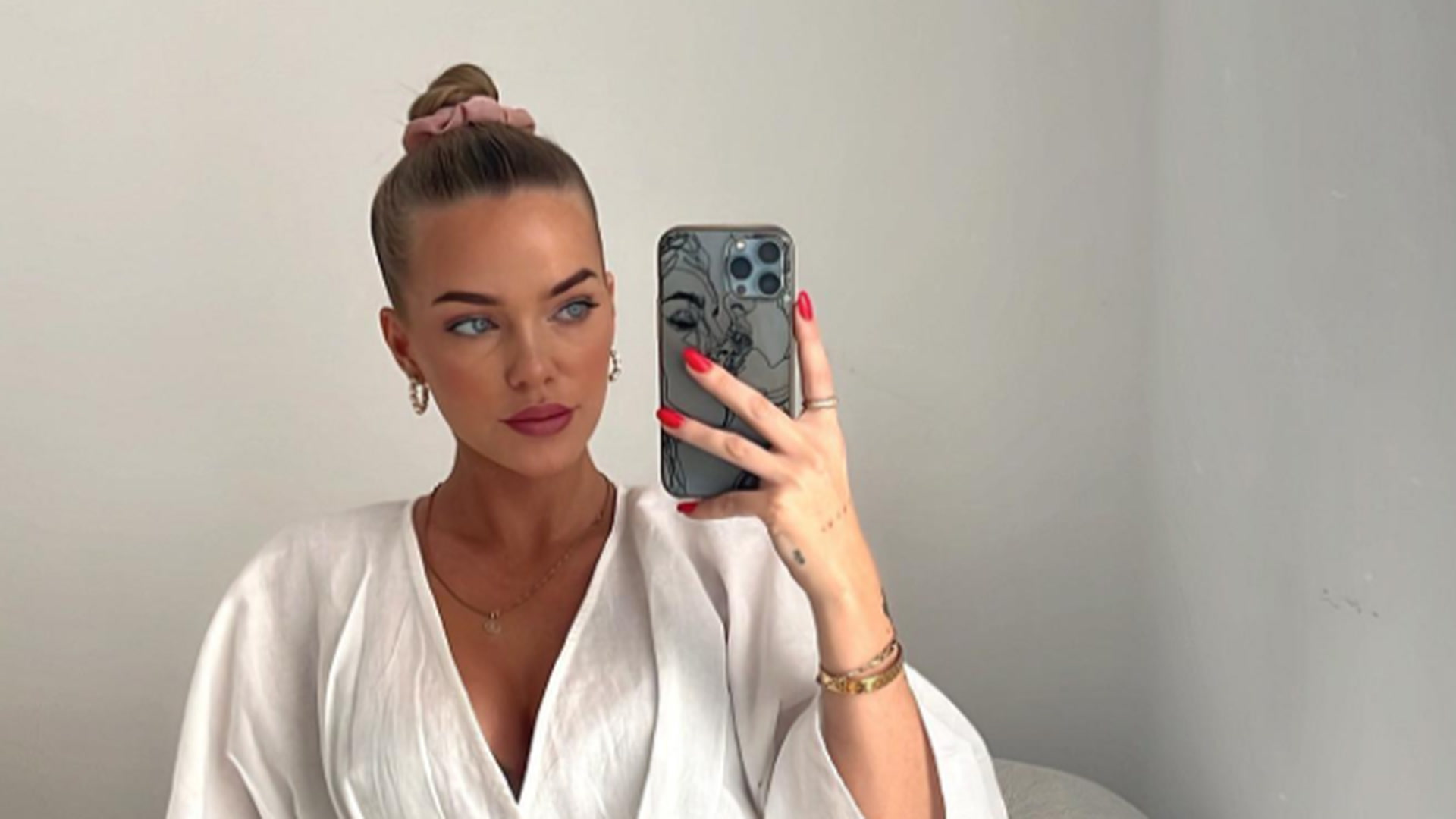 Wie süß! Laura Maria zeigt ihre Sommersprossen - It'sinTV.de