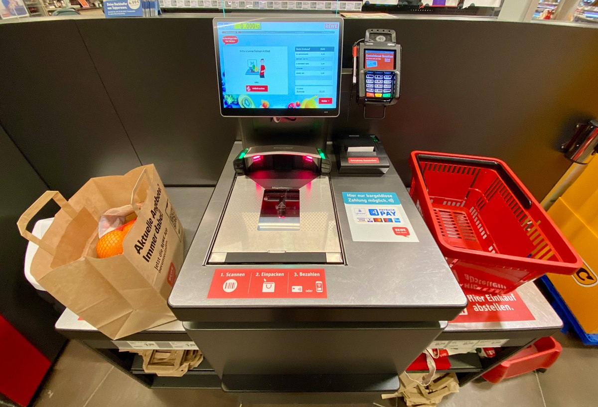 Selbstbedienungskassen: Revolution im Supermarkt oder Rückkehr zum ...